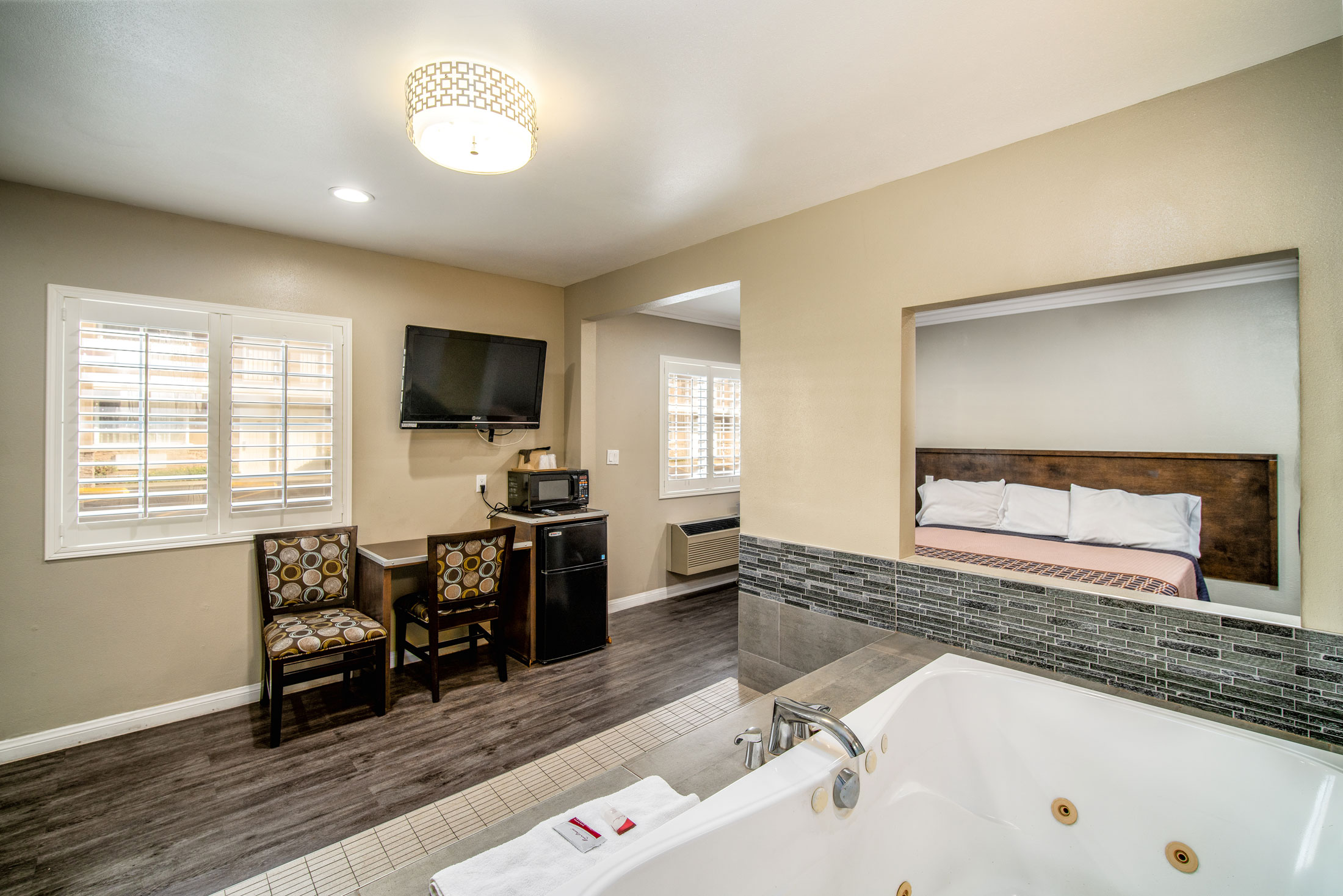 Regency Inn & Suites™ A Budget Hotel in Downey California